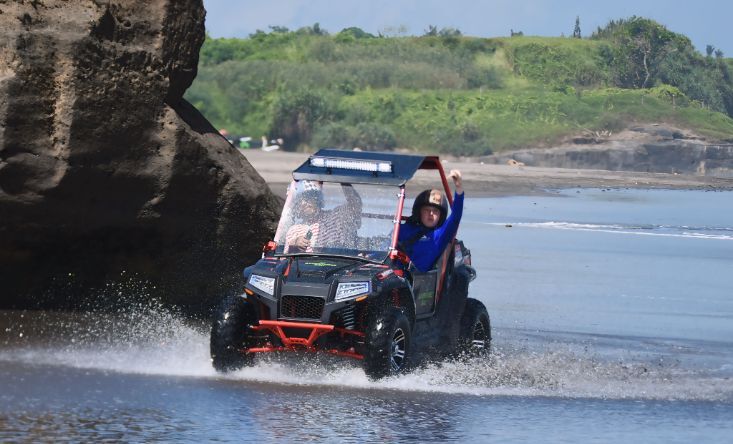 Buggy ride on the black sand beach